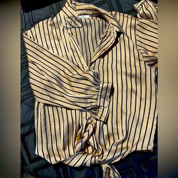 Tops | Very Sweet Gold Color Top | Poshmark